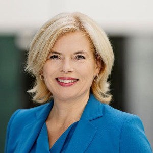 Wie stehen Sie wie auch die Caritas-Stiftung Mittelpunkt Mensch (Bad ...