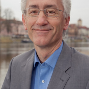 Sehr geehrter Herr Binder, unterstützen sie einen Antrag auf Verbot der ...